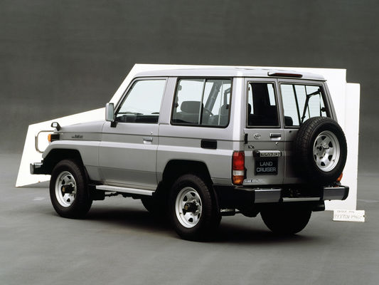 Toyota Land Cruiser 100 J7 2.4 (RJ70/73) (110 Hp)